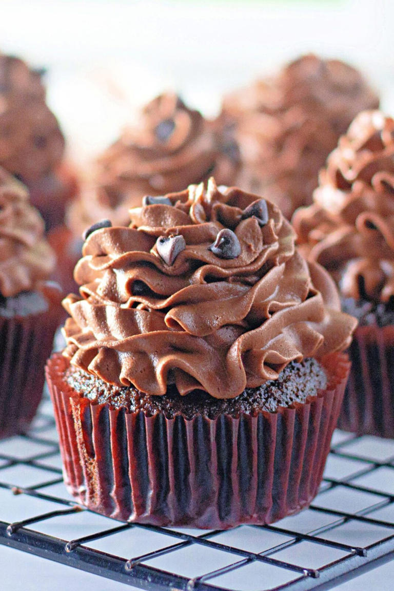 Homemade bakery-style chocolate cupcakes + buttercream frosting