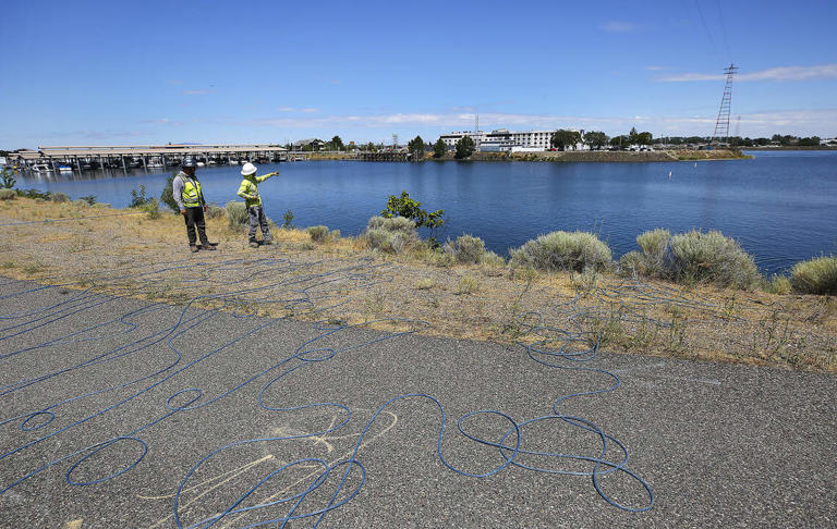 140-foot power line repairs begin after deadly plane crash over ...
