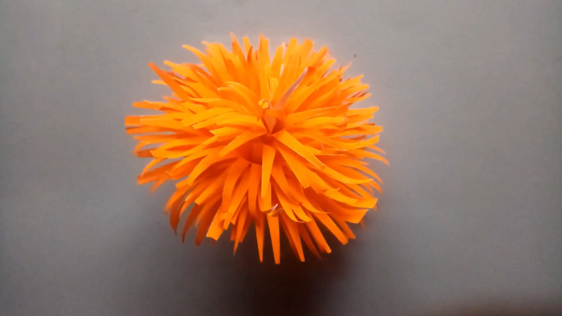 Can you make realistic marigold flowers from paper
