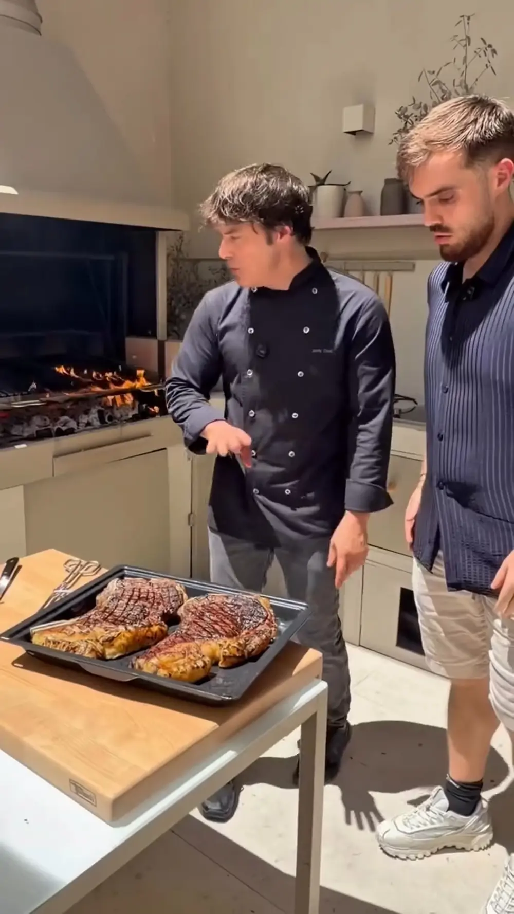 Para una chuleta a la brasa perfecta, tiene que haber 10 centímetros ...