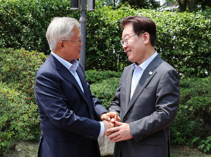 Lee-Moon meeting