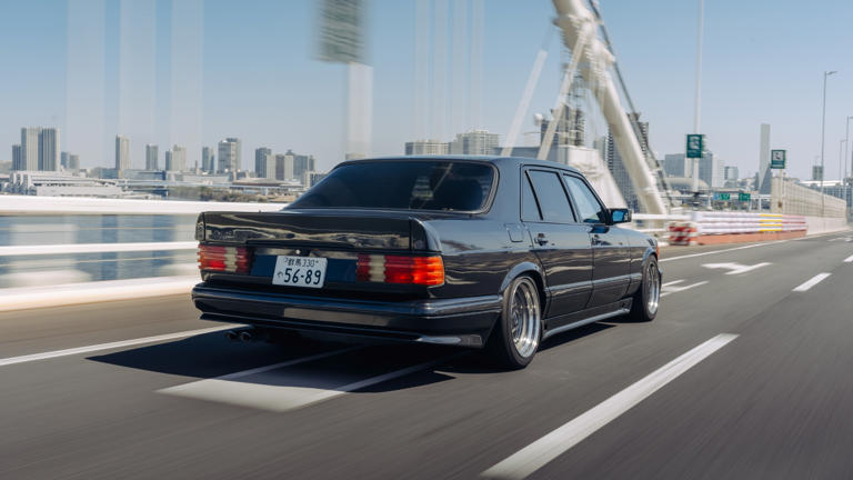 Flying halfway around the world to look at a gorgeous old Mercedes ...