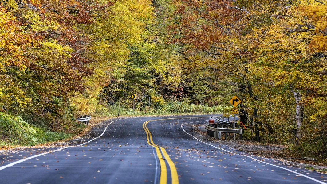 10 scenic drives across the United States