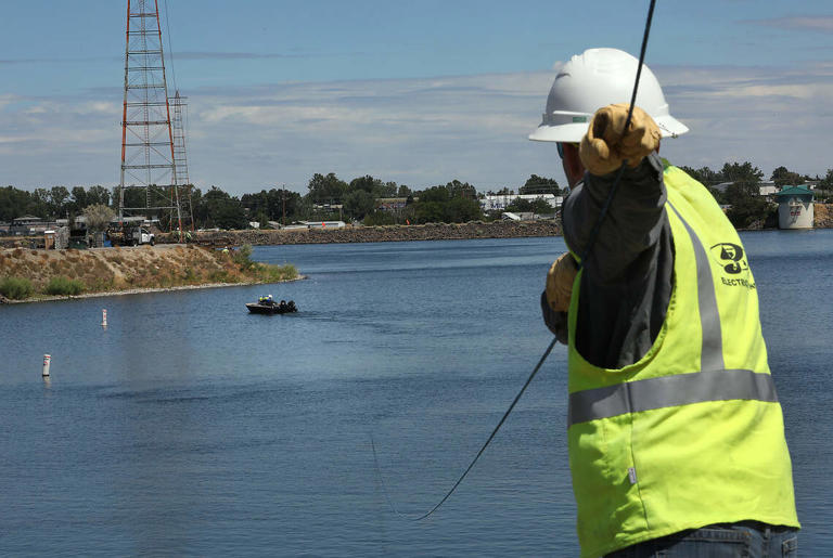 140-foot power line repairs begin after deadly plane crash over ...