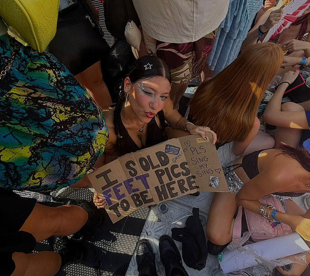 Harry Styles superfan reveals how selling feet pictures helped her ...