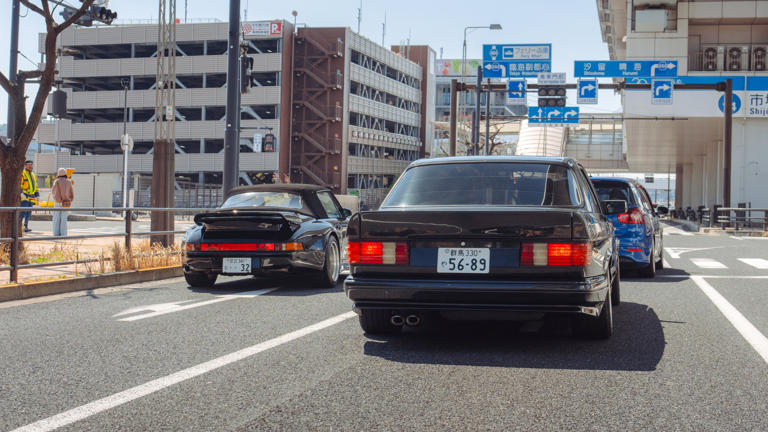 Flying halfway around the world to look at a gorgeous old Mercedes ...