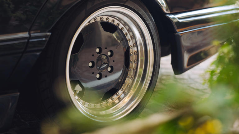 Flying halfway around the world to look at a gorgeous old Mercedes ...