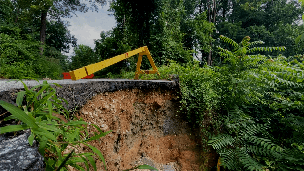 Worsening sinkhole in Hendersonville is a safety hazard, neighbors say