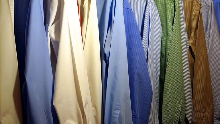 No casuals, only clothes apt for official duties, says Delhi Trade and ...
