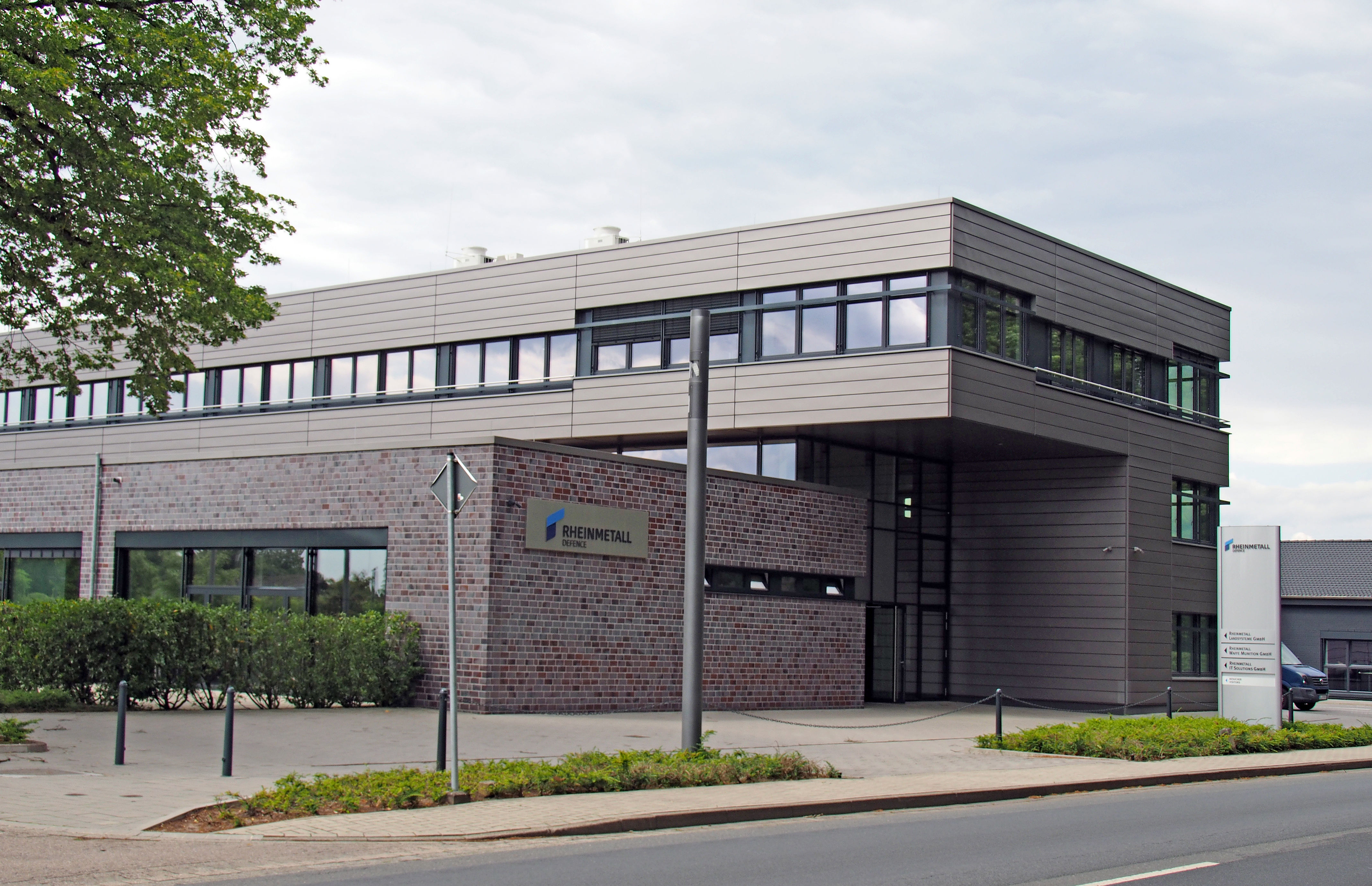 Rheinmetall's mobile smart factory brings field-ready 3D printing