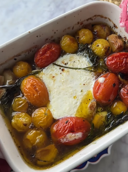 Roasted garlic & tomatoes with burrata 🧄🍅🧀 creamy, rich & irresistible 😋