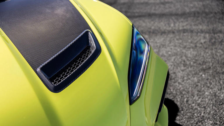 Lamborghini’s new Urus SE Performante is lighter, more powerful, and ...