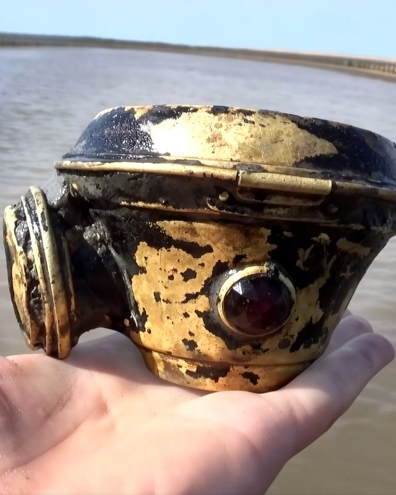 Mystery in the mud: What could this object be?
