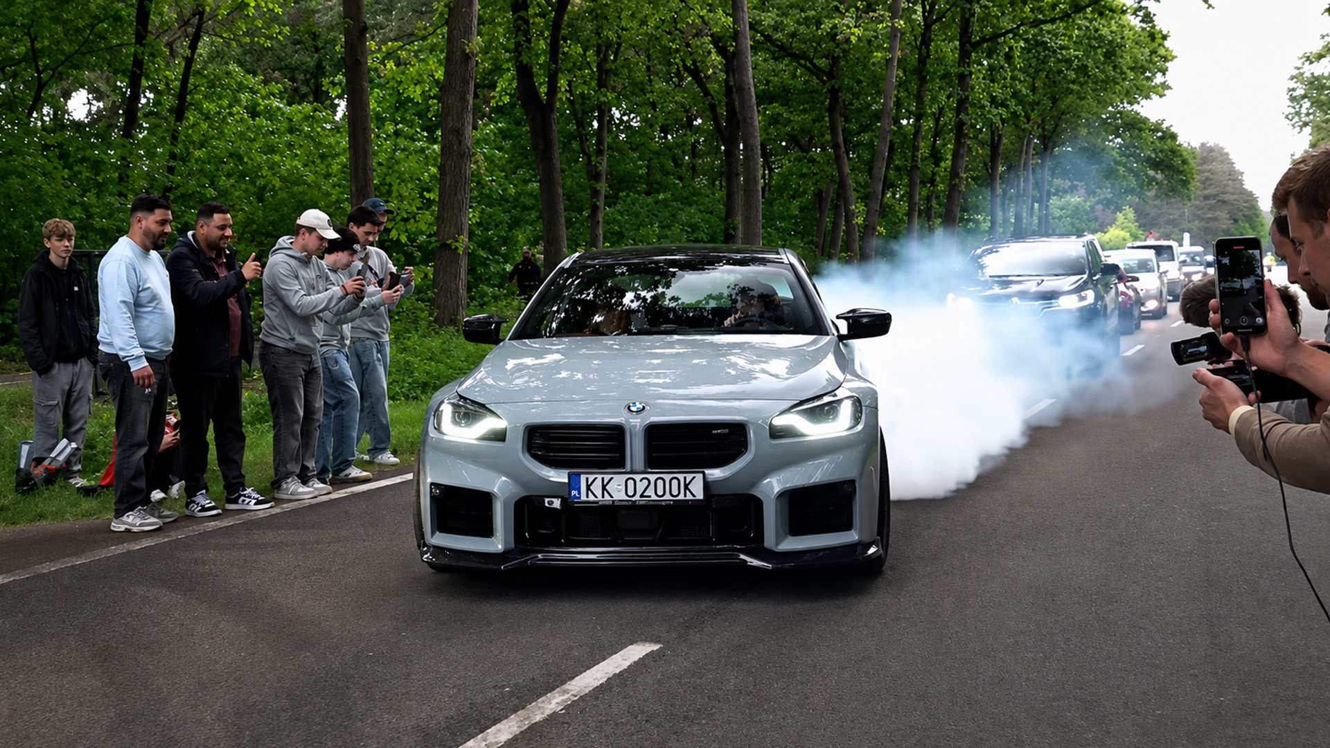 BMW M2 creates massive smoke on public road