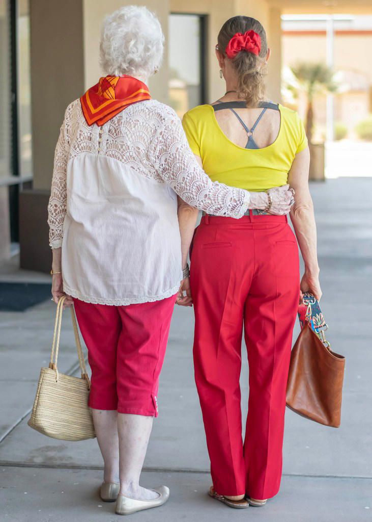 What to wear with red pants: Two easy outfit formulas