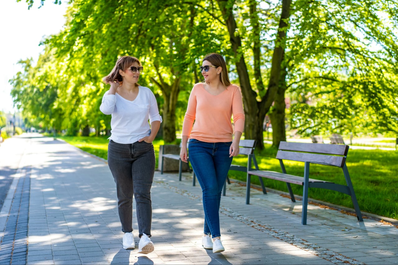 Adopting this simple 15-minute routine after a meal helps stabilise ...