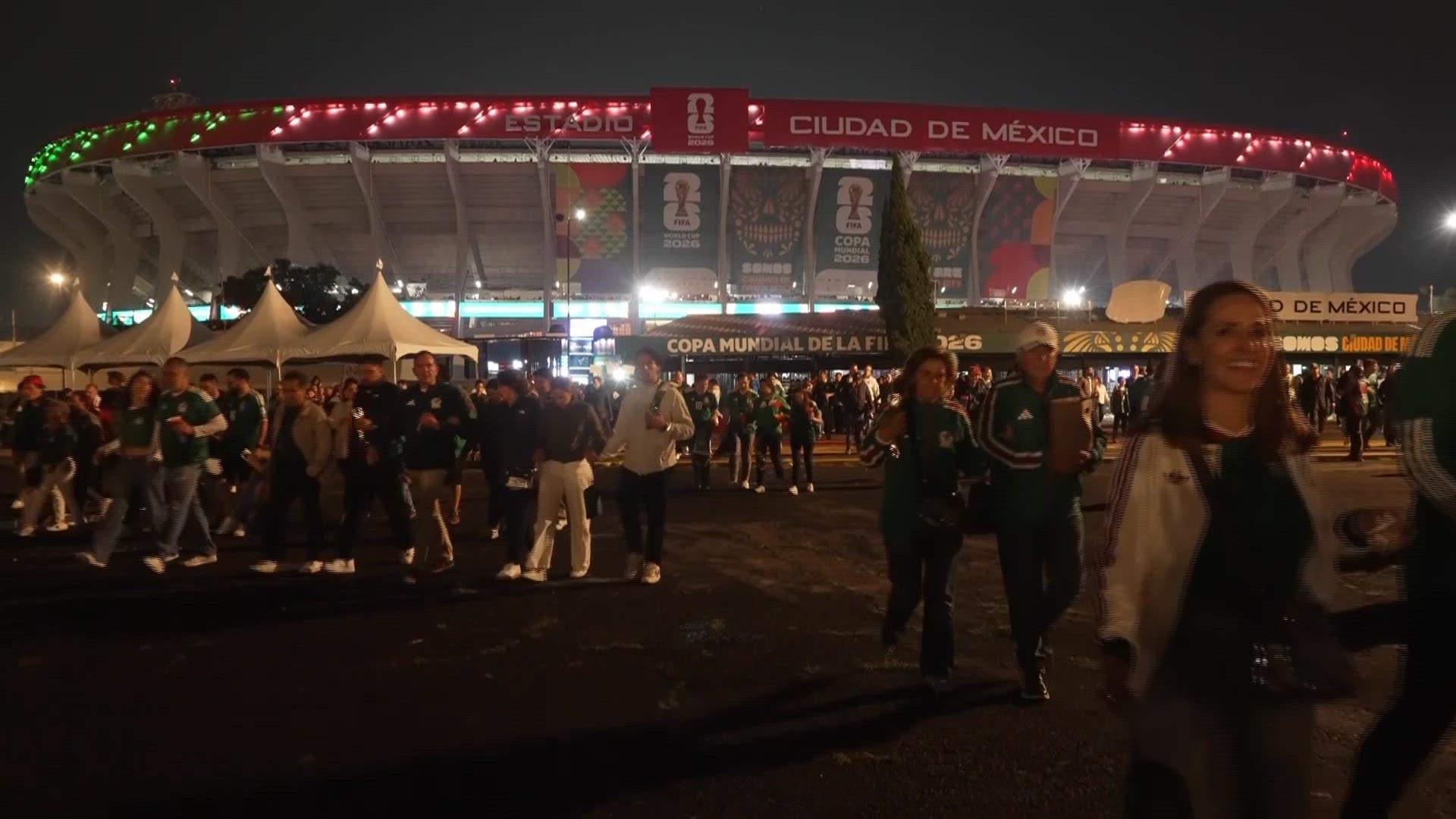 Mexico and Ecuador fans react after Mexico reaches World Cup round of 16