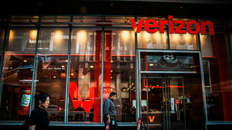 Verizon pays BT $625M to acquire half its international business