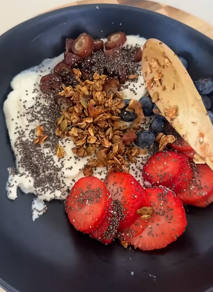 Make this at home for a fraction of the price 🥣🔥 Easy meal prep that ...