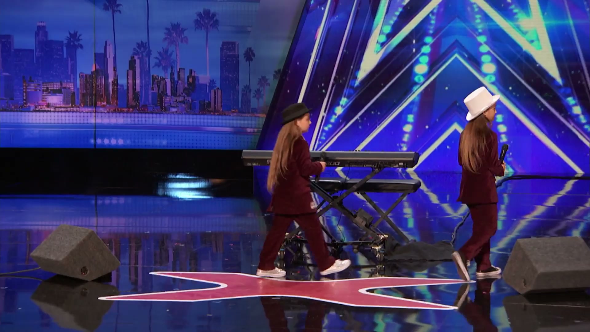 Elias & Zion: 9-year-old twins rock classical tunes on a keyboard ...