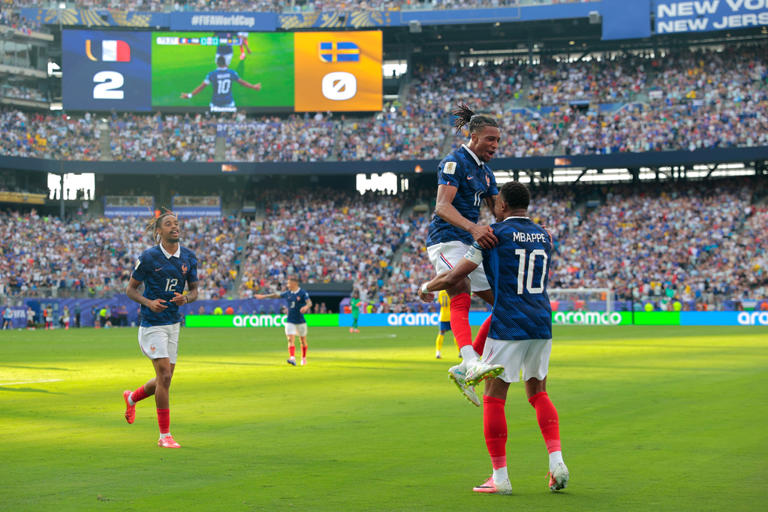 France looks like World Cup juggernaut with fearsome foursome of Mbappé ...