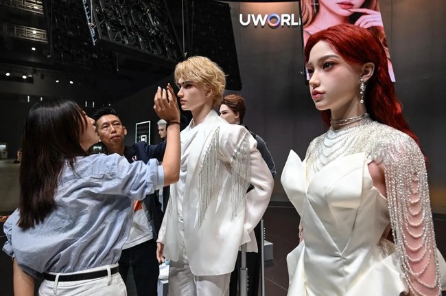 Pics: Chinese firm sells hyper-real, 'always loyal' humanoid robots for ...