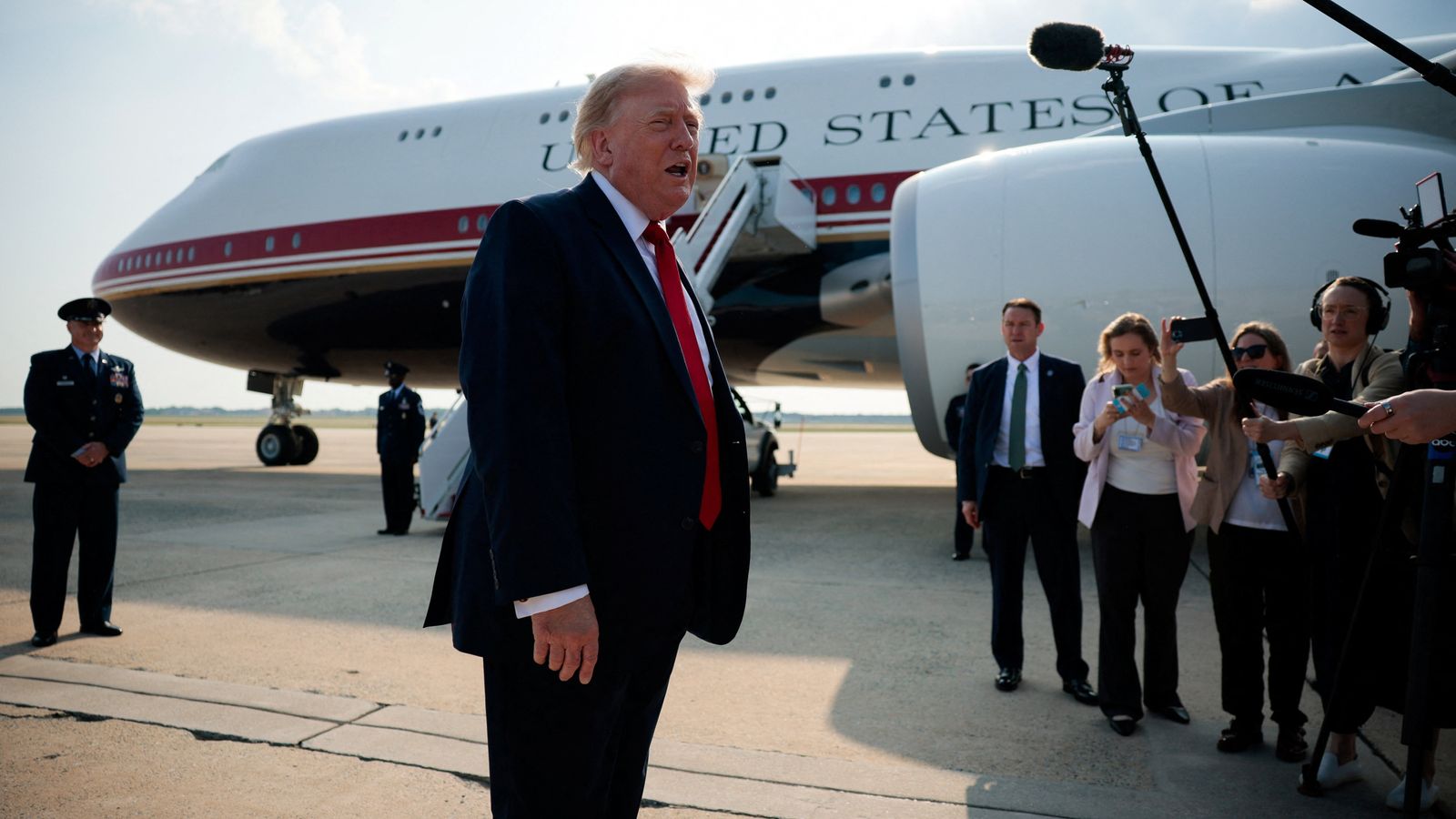 Trump on Qatari-gifted plane: 'We couldn't build one like this'