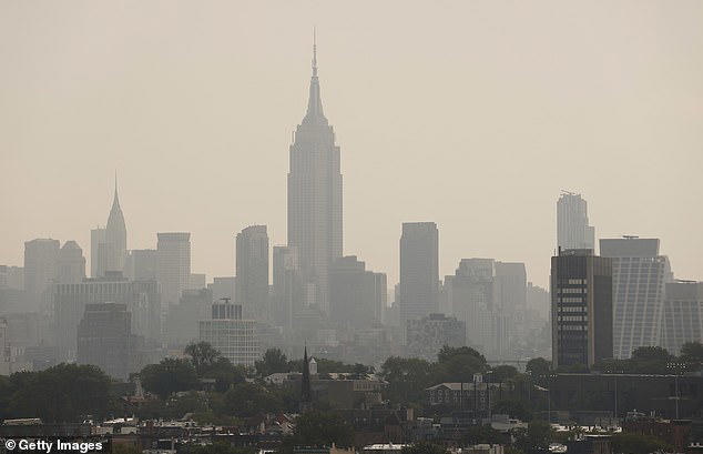 Warning to millions as toxic air carrying lung-penetrating particles ...