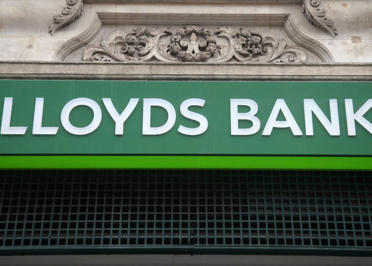 Halifax to be changed to Lloyds, bringing end to 173-year-old British brand