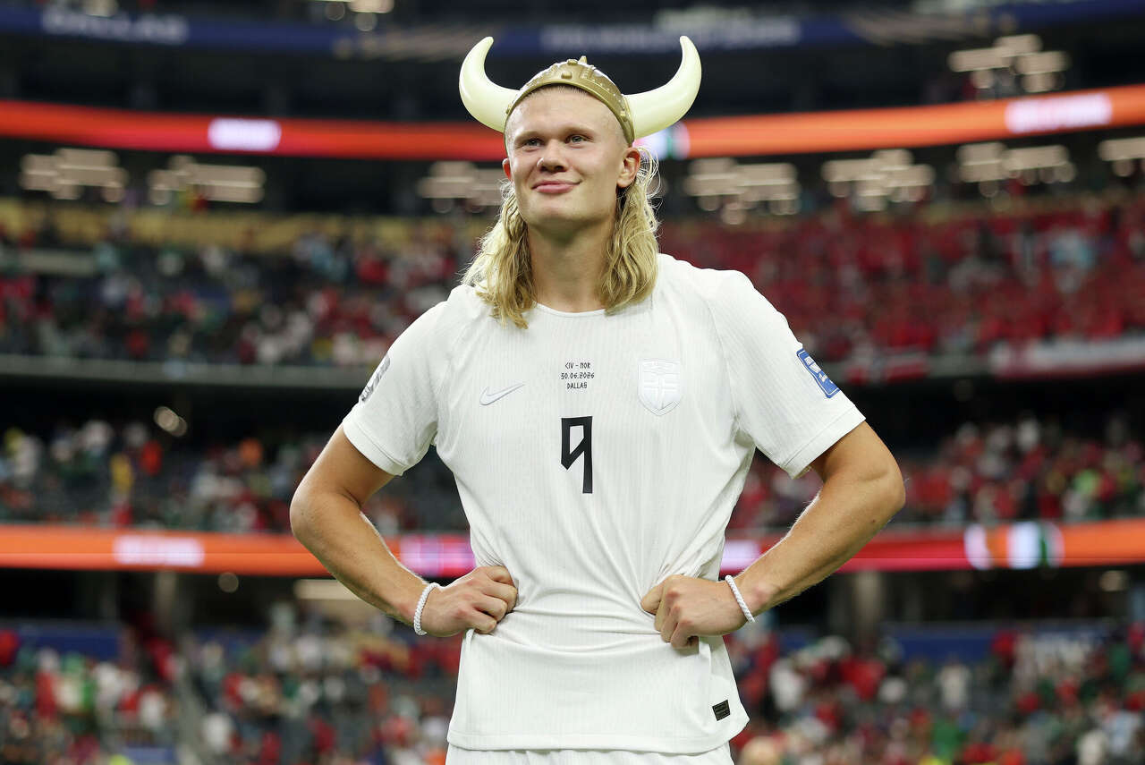 Erling Haaland embraces Texas with cowboy hats, boots and roller coasters