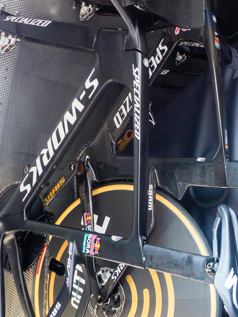 Remco Evenepoel spotted with prototype Specialized time trial bike ...