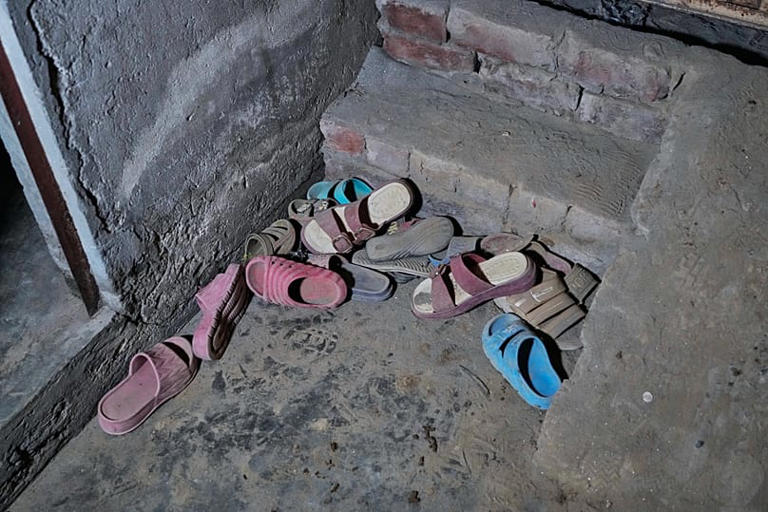 Mourners attend funerals for 14 Pakistani children killed in tutoring ...