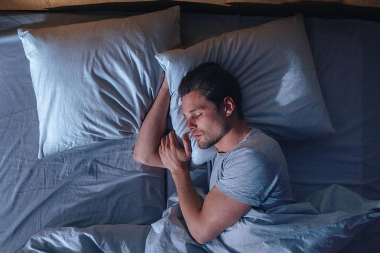 Doctor says sleeping with extra pillows could be sign of worrying disease
