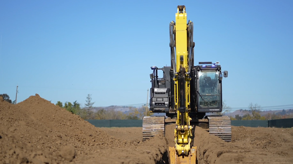 Modern excavator creates perfect trenches with advanced machine control