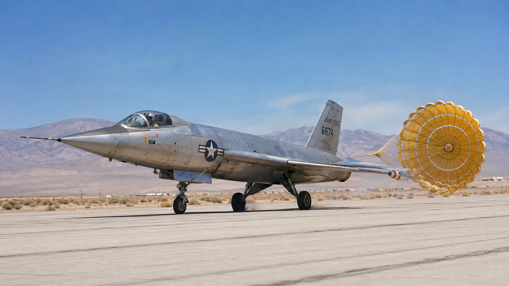 175 knots on final: The Starfighter’s tiny wing had a price