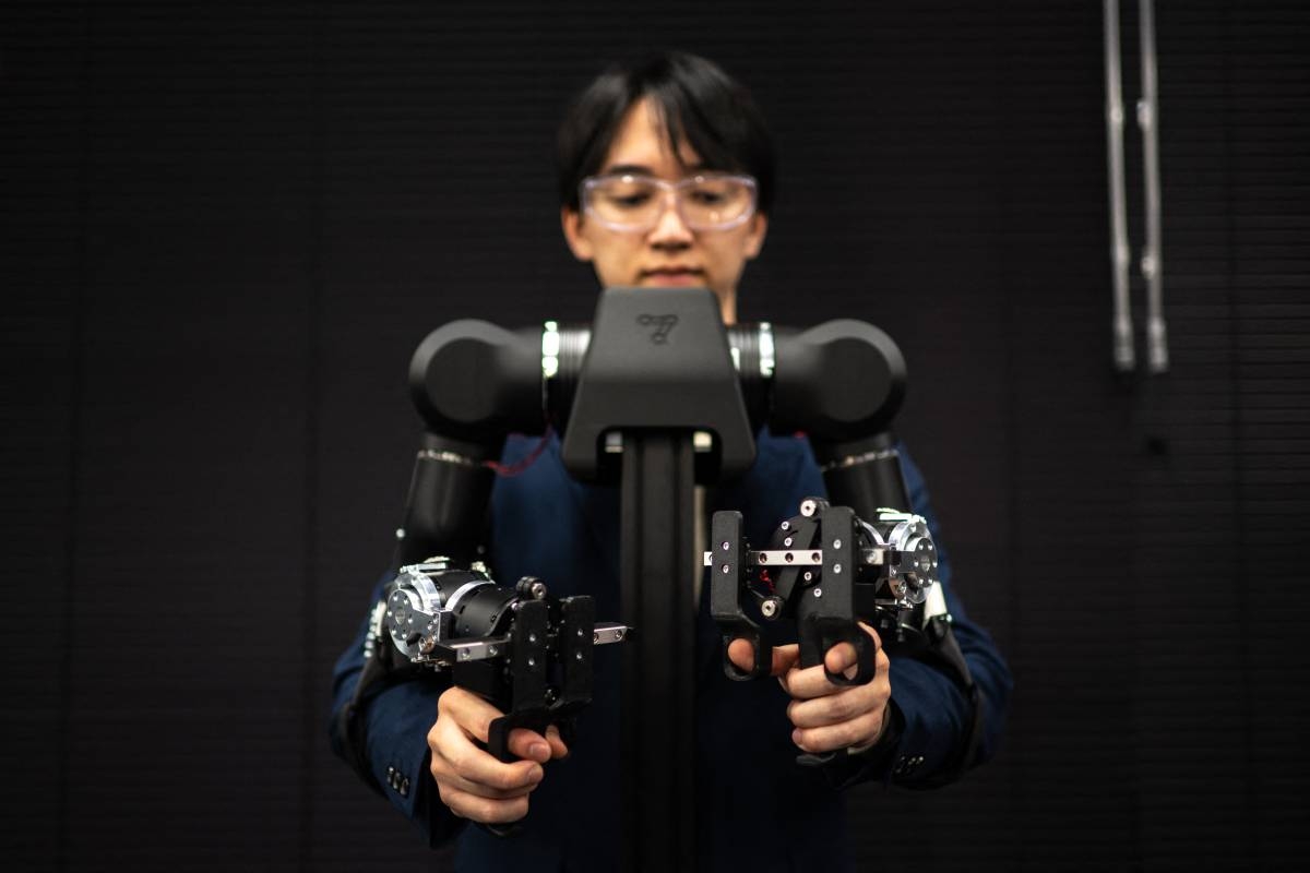 Japan plans sovereign AI model, 10M AI robots