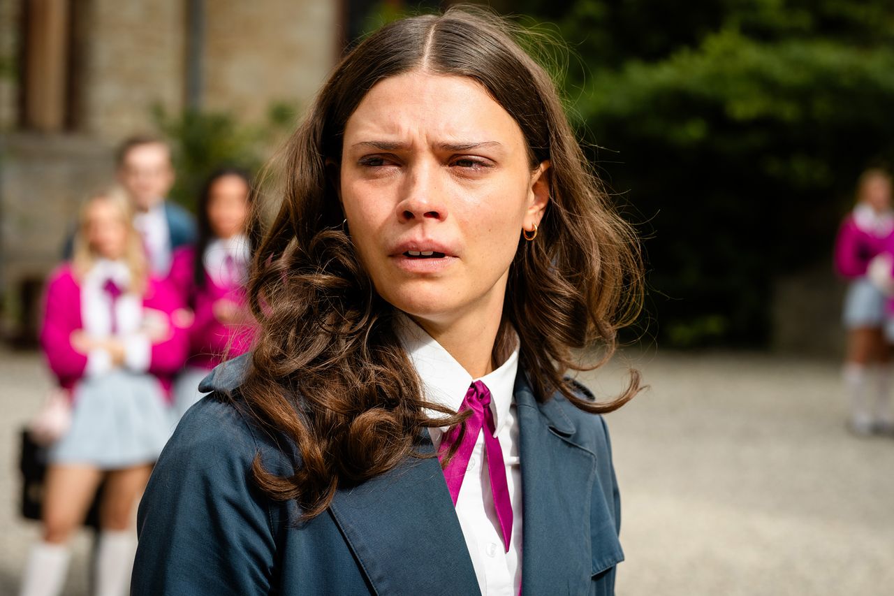 "Maxton Hall"'s Damian Hardung says season 2 cliffhanger that left ...