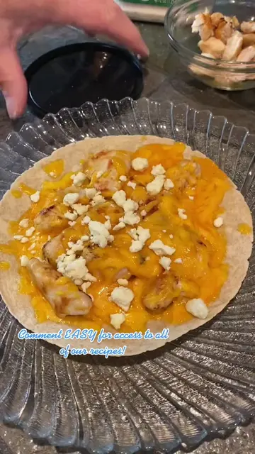 3 minute low carb buffalo chicken wrap in the air fryer