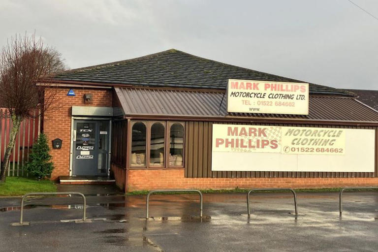 Long-running business which closed last year to become Starbucks