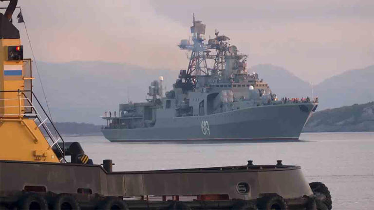 Russian destroyer Severomorsk escorts Putin’s yacht with anti-drone ...