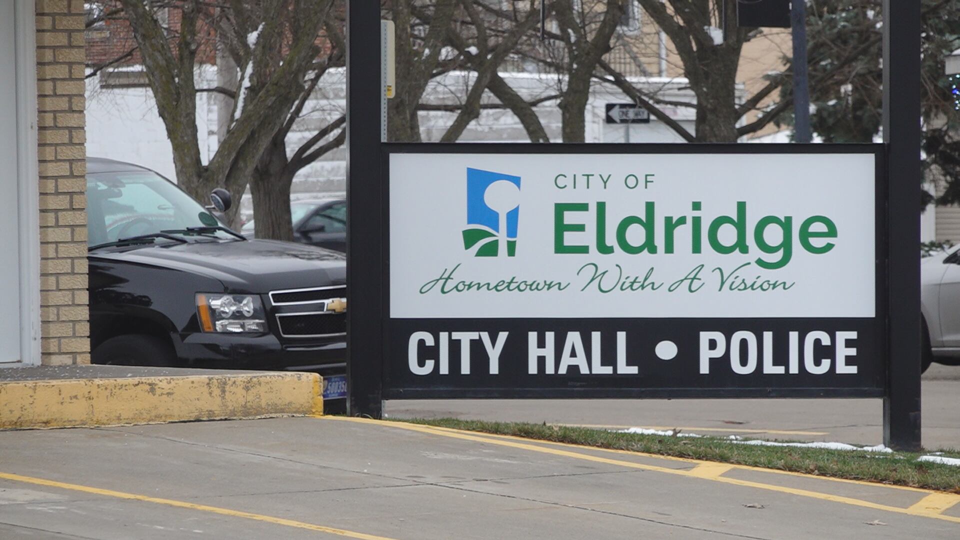 Eldridge officials respond to volunteer fire department