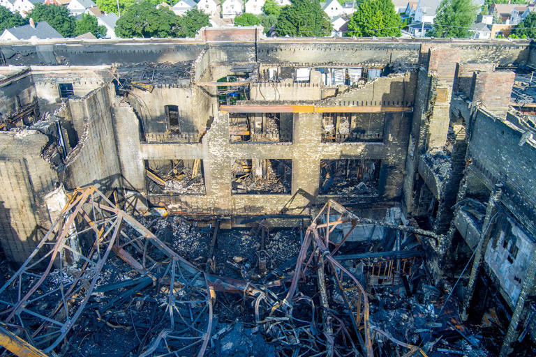 What are MPS' plans for Lincoln Avenue School students after the fire?