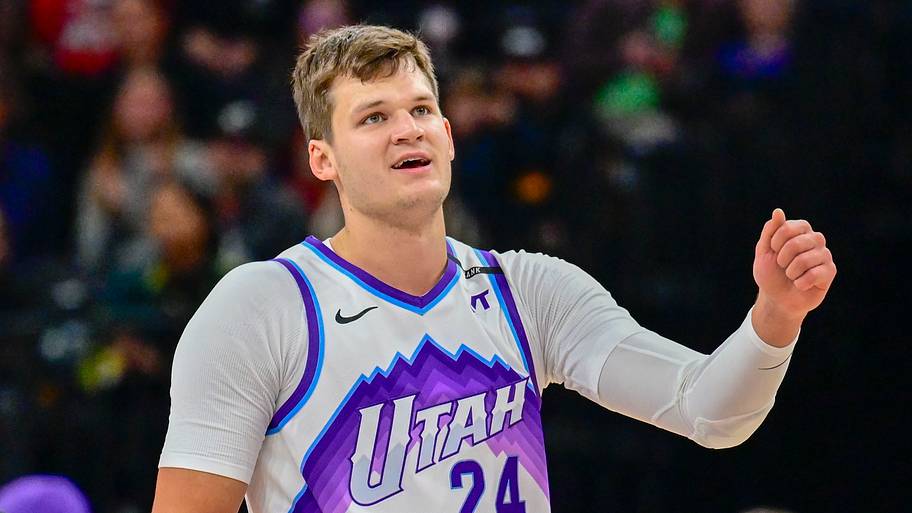 Lakers are already nailing the aftermath of the Walker Kessler sign-and ...