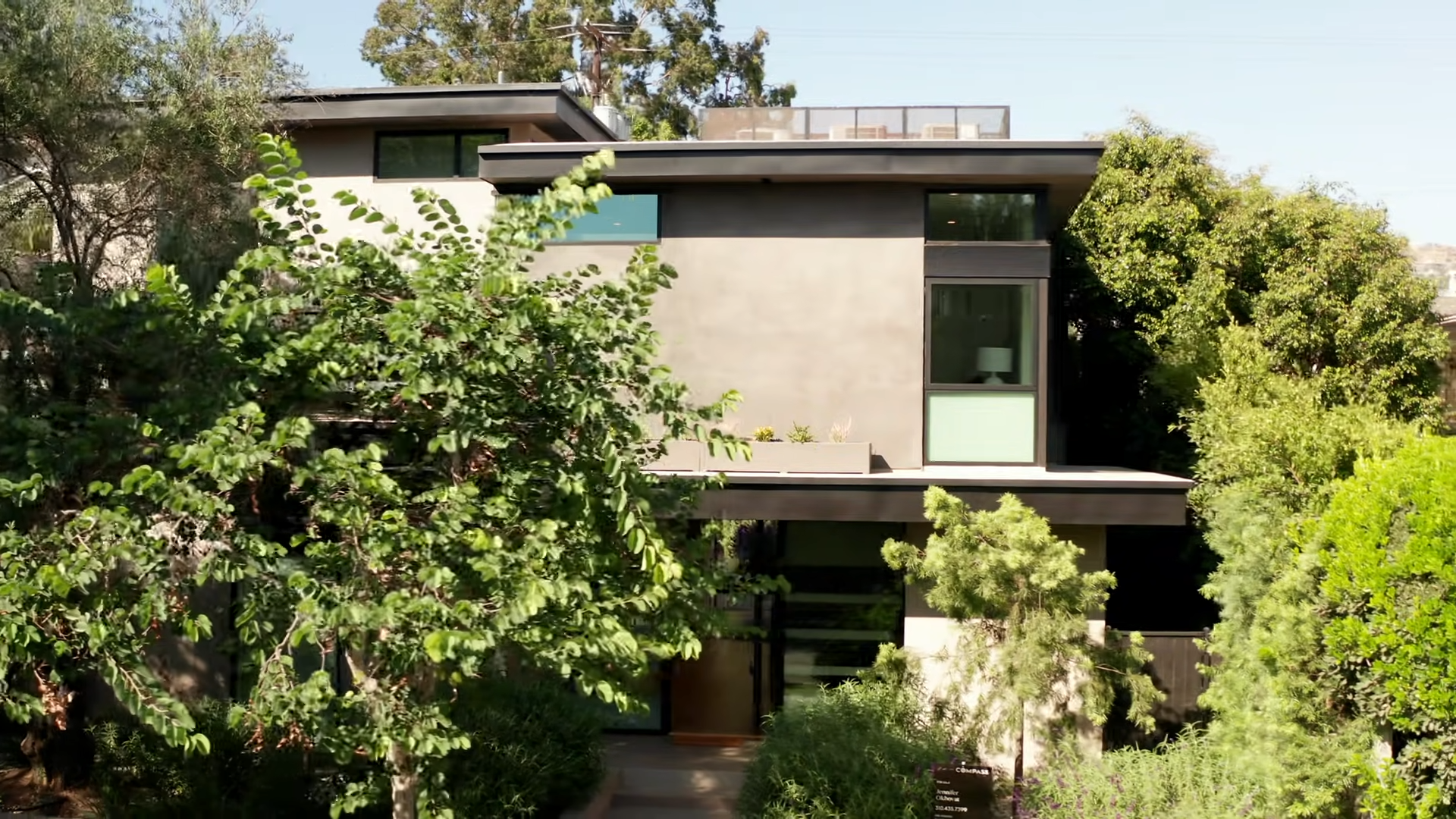 Touring a modern home in the heart of Los Angeles