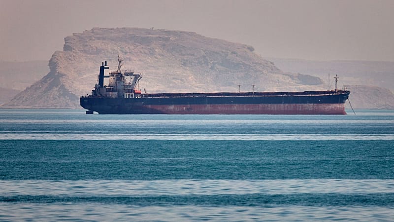 Ship runs aground in Hormuz as Iran insists on controlling the strait