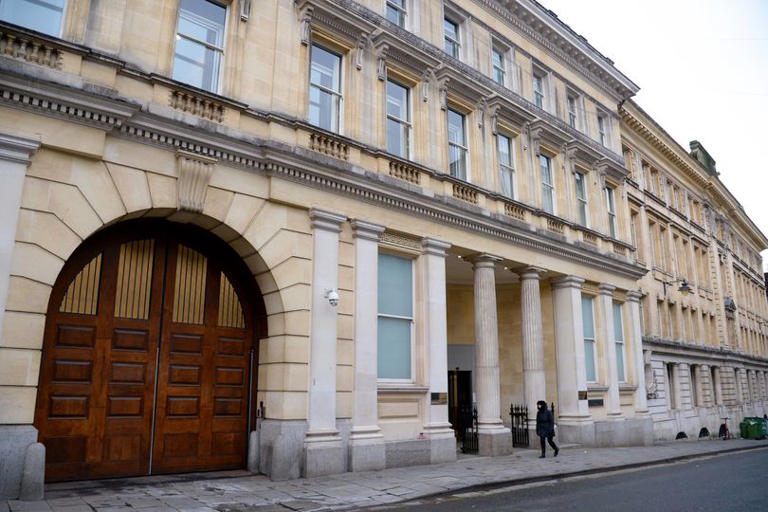 Hot weather causes havoc in Bristol courtrooms