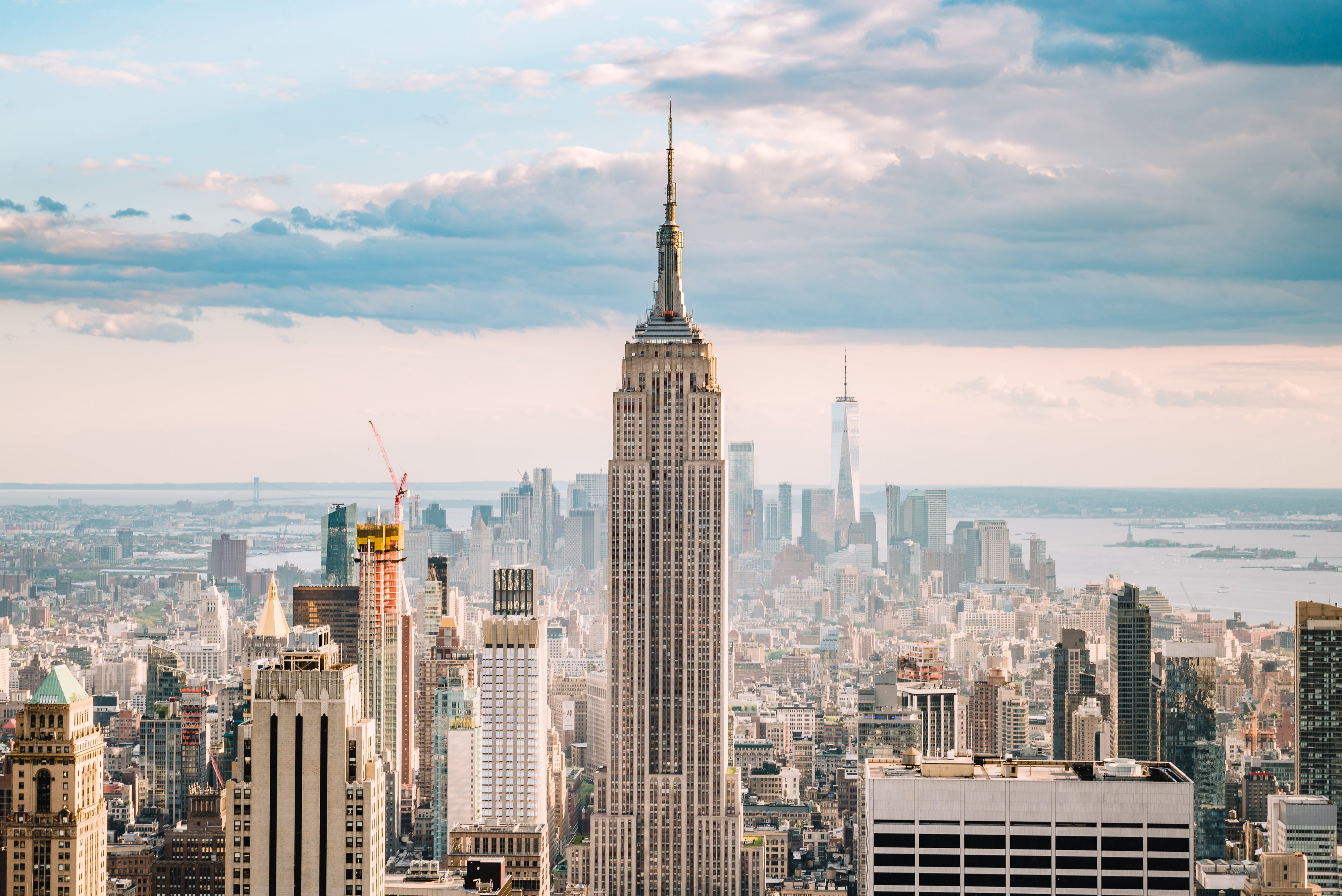 2 people seen climbing Empire State Building, fly banner