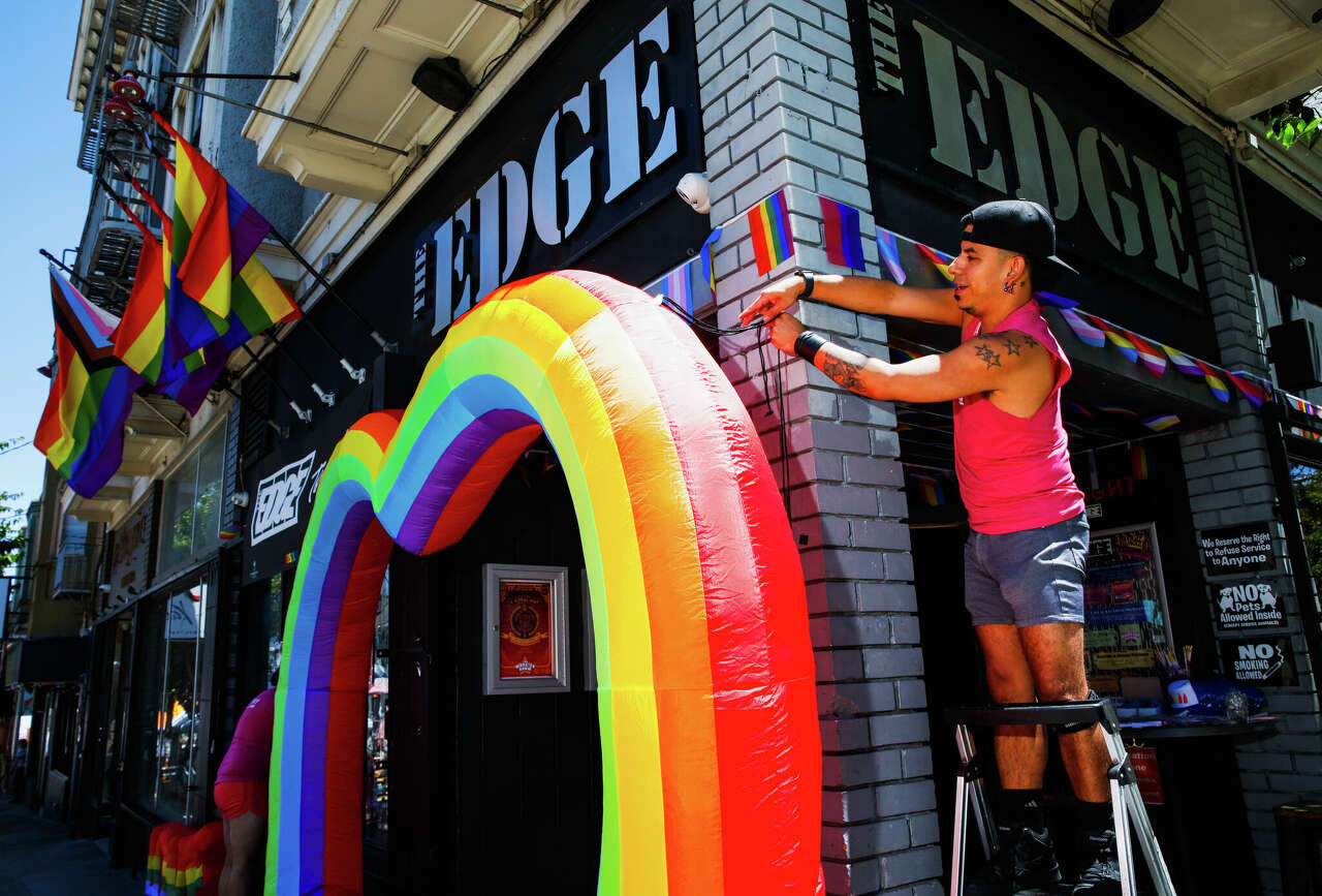 Restaurants and bars say SF.'s entertainment zones are flourishing ...