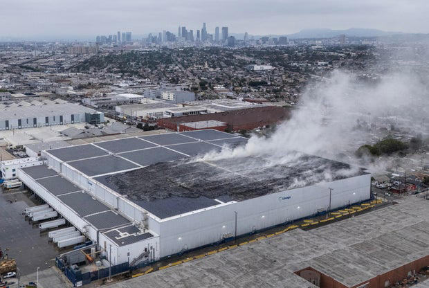 Smoke concerns grow in Los Angeles as Boyle Heights warehouse blaze ...