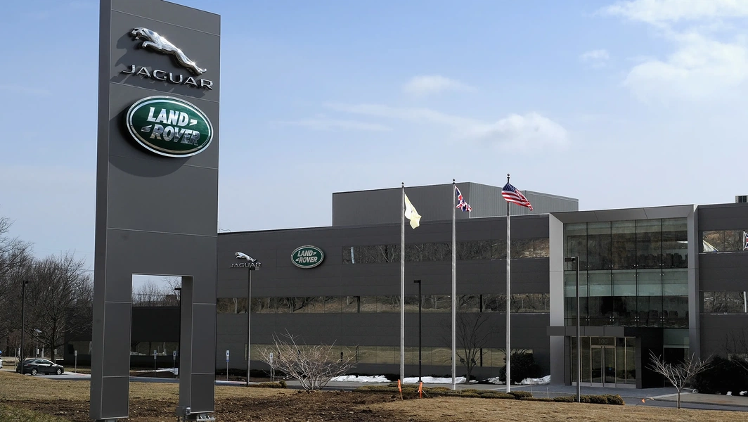 JLR pivots to hybrid Defender in £18bn multi-energy plan